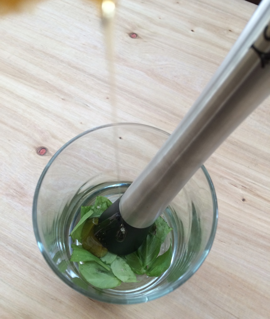 How To Use A Muddler